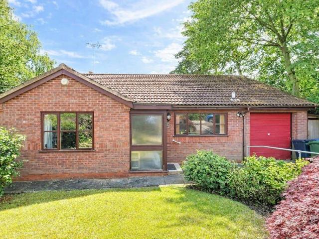 2 bedroom detached bungalow for sale