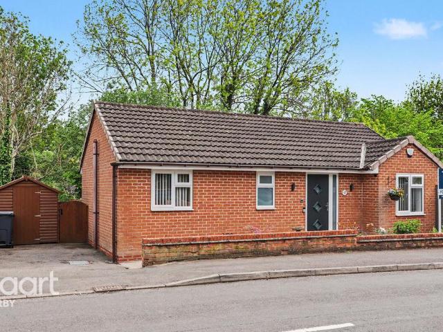 2 bedroom detached bungalow for sale