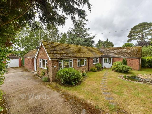 2 bedroom detached bungalow for sale