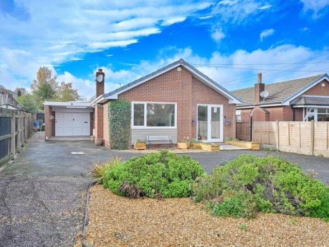 2 bedroom detached bungalow for sale