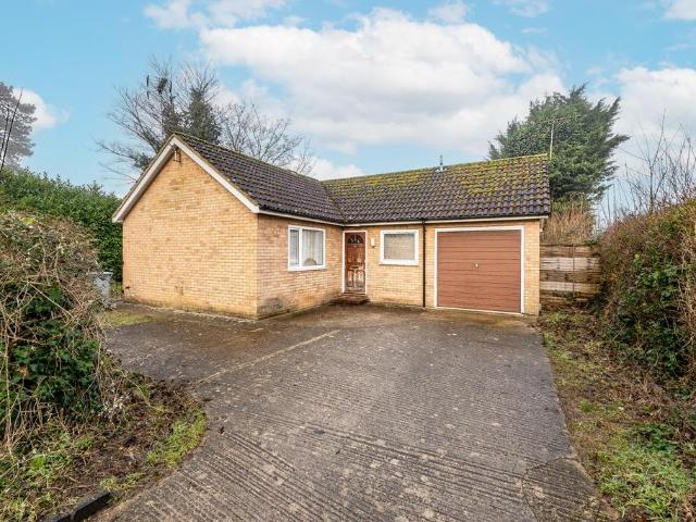 2 bedroom detached bungalow for sale