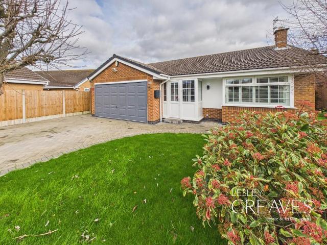 2 bedroom detached bungalow for sale
