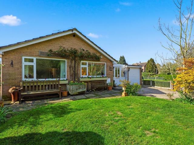 2 bedroom detached bungalow for sale