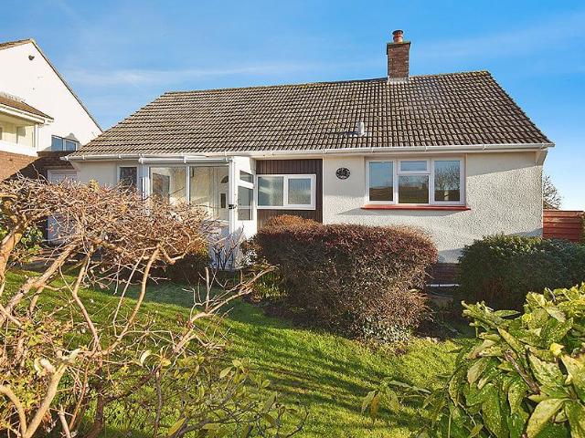 2 bedroom detached bungalow for sale