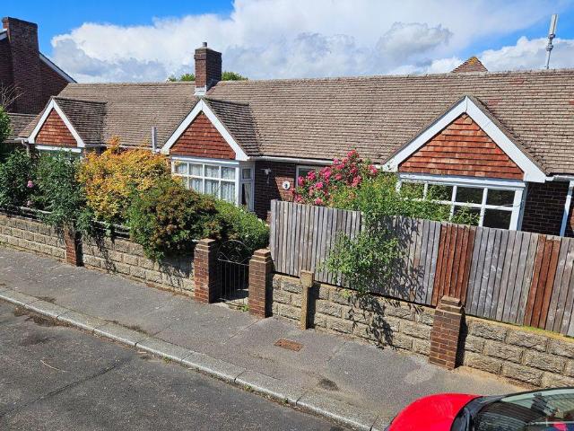 2 bedroom detached bungalow for sale