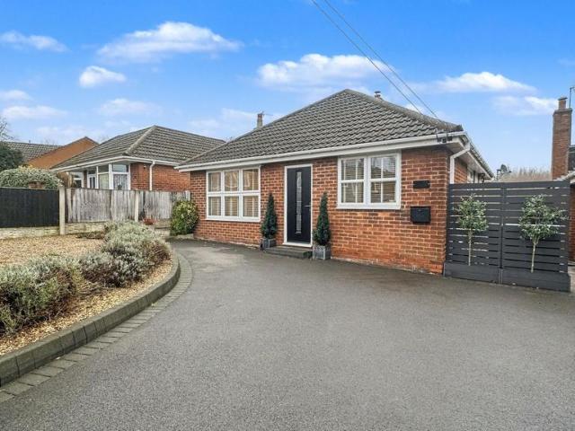 2 bedroom detached bungalow for sale