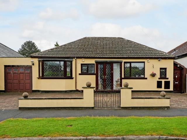 2 bedroom detached bungalow for sale