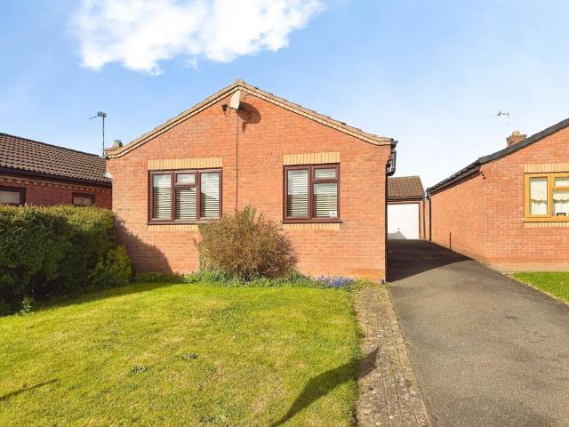 2 bedroom detached bungalow for sale