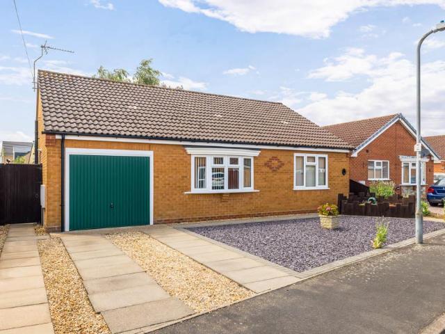 2 bedroom detached bungalow for sale