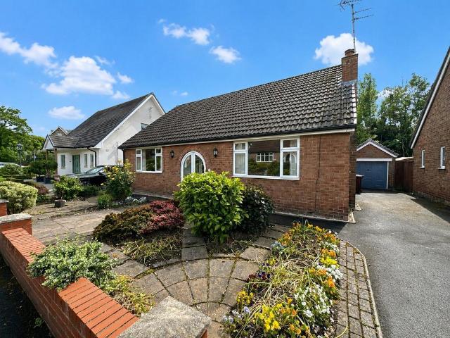 2 bedroom detached bungalow for sale