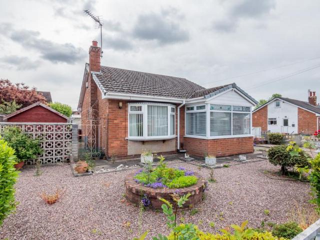 2 bedroom detached bungalow for sale
