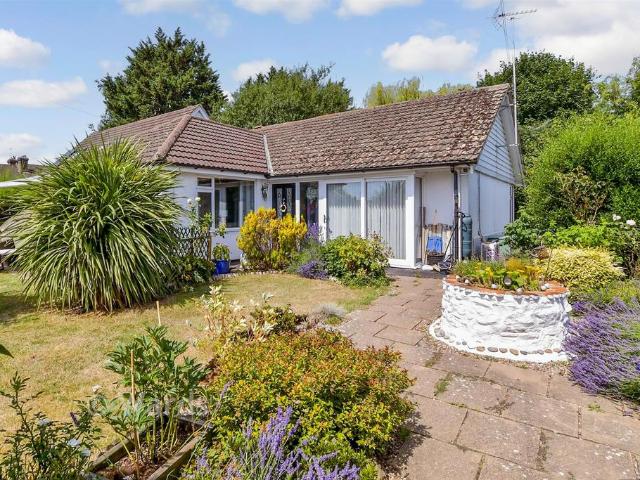 2 bedroom detached bungalow for sale