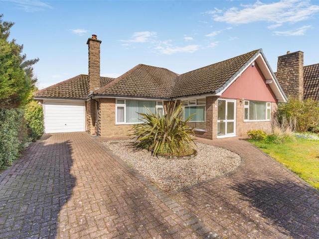 2 bedroom detached bungalow for sale