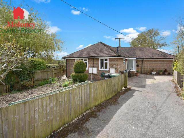 2 bedroom detached bungalow for sale