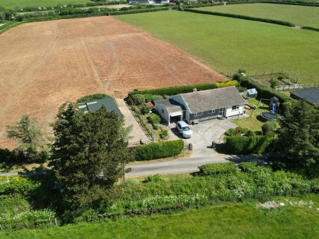 2 bedroom detached bungalow for sale