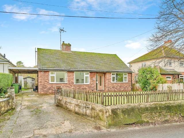 2 bedroom detached bungalow for sale