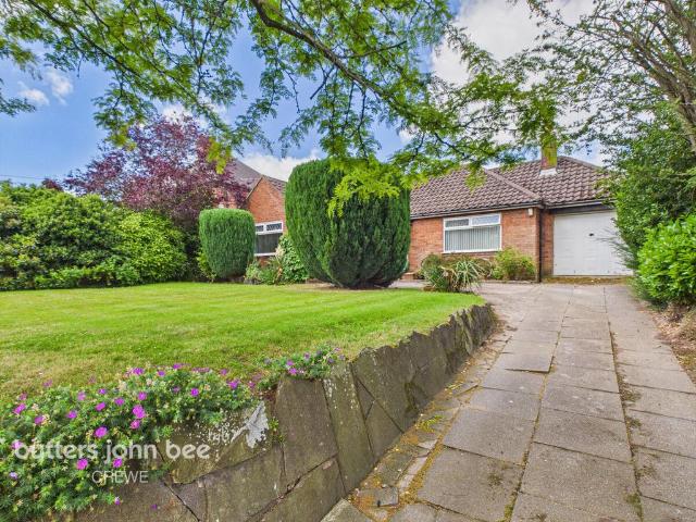 2 bedroom detached bungalow for sale