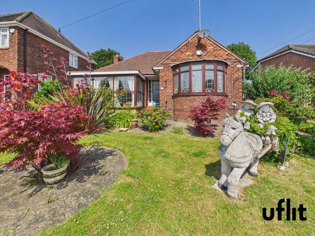 2 bedroom detached bungalow for sale