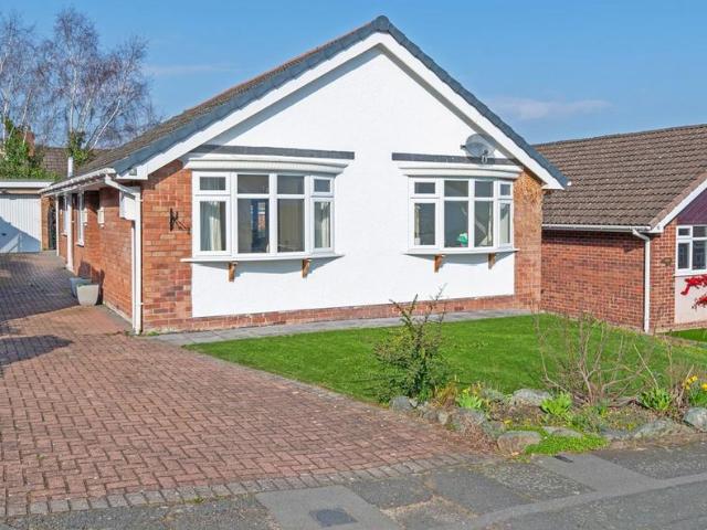 2 bedroom detached bungalow for sale