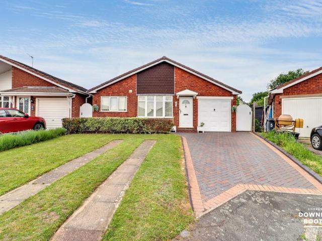 2 bedroom detached bungalow for sale