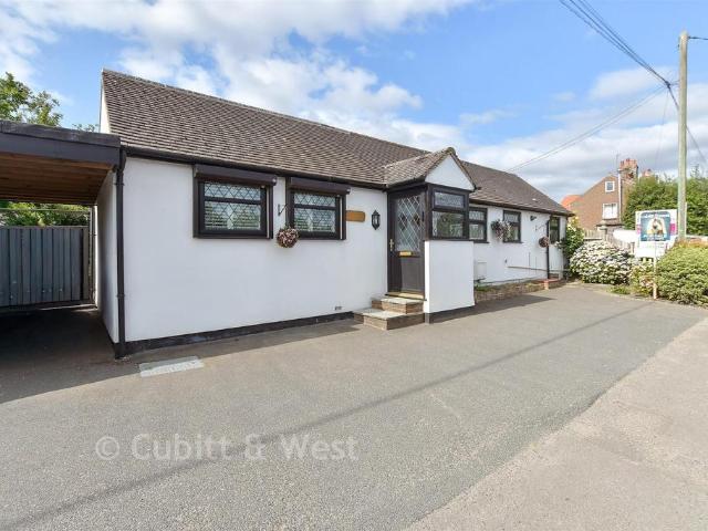 2 bedroom detached bungalow for sale