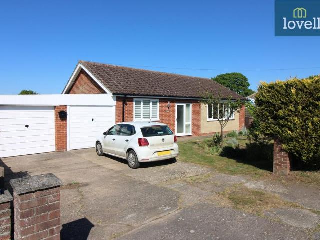 2 bedroom detached bungalow for sale