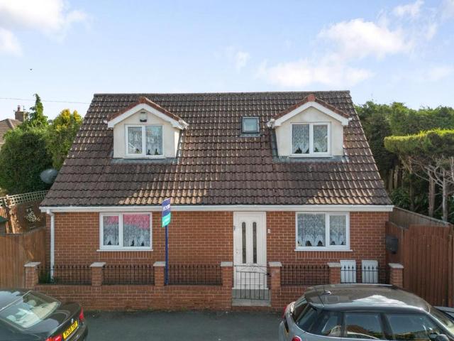 2 bedroom detached bungalow for sale