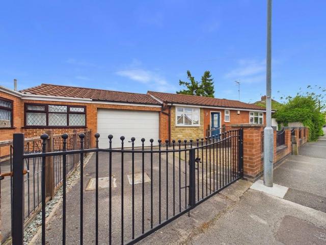 2 bedroom detached bungalow for sale