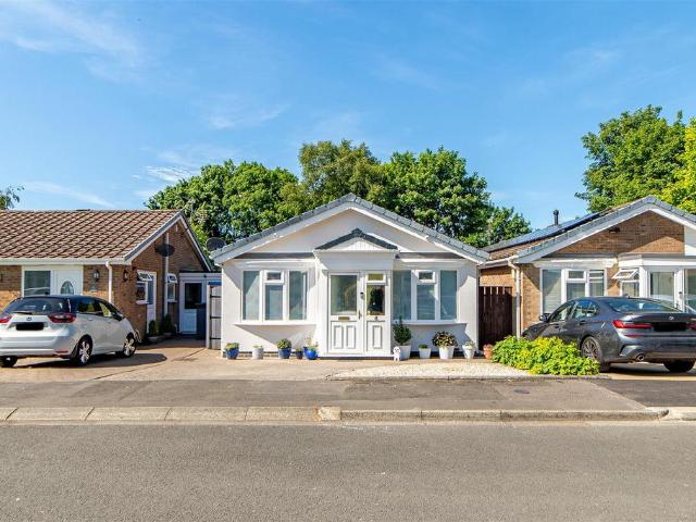2 bedroom detached bungalow for sale