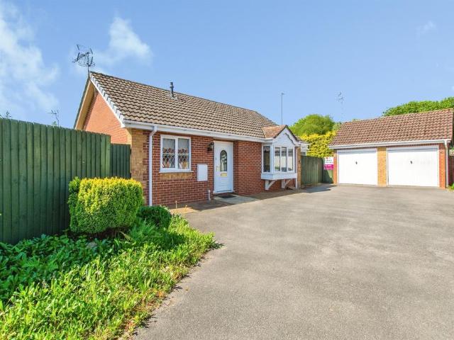 2 bedroom detached bungalow for sale