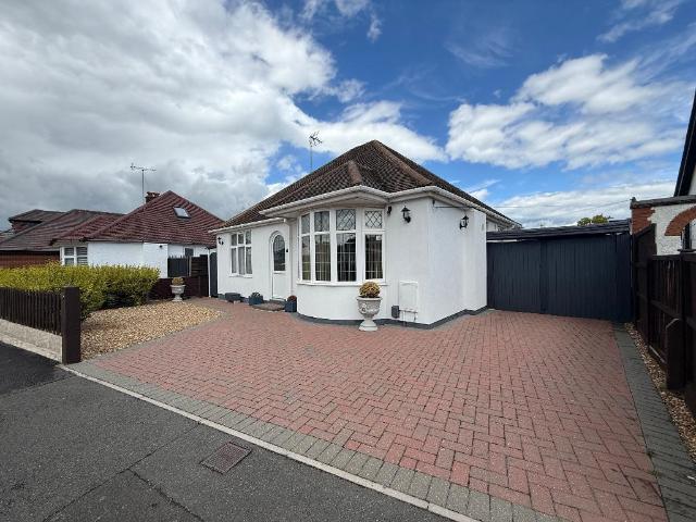 2 bedroom detached bungalow for sale