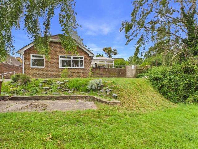 2 bedroom detached bungalow for sale