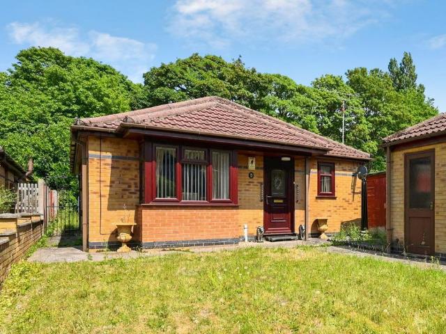 2 bedroom detached bungalow for sale