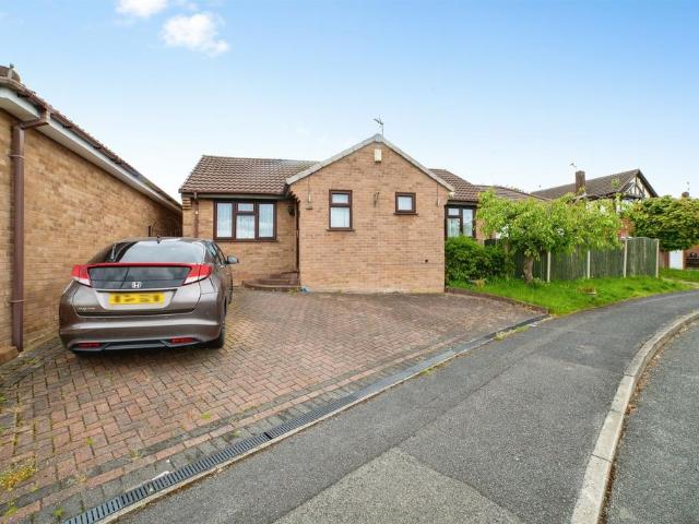 2 bedroom detached bungalow for sale