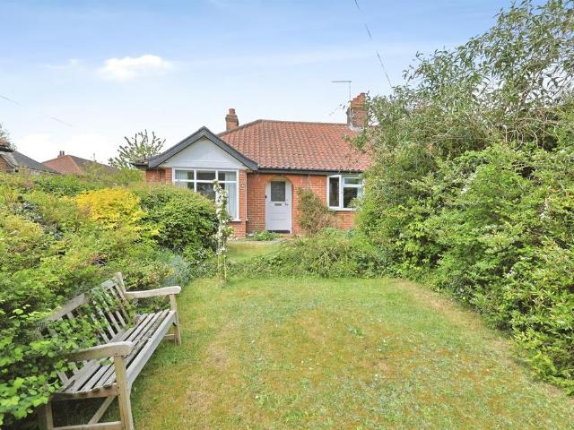 2 bedroom detached bungalow for sale