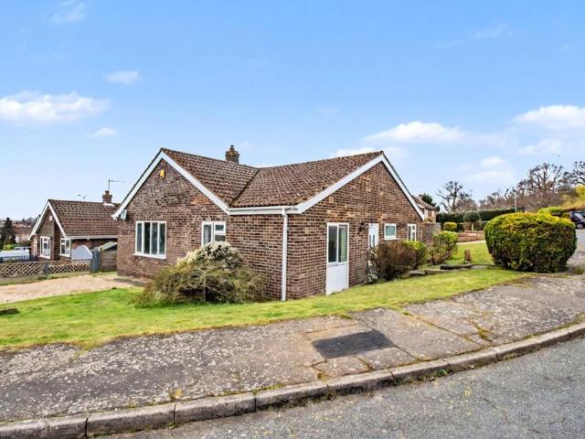 2 bedroom detached bungalow for sale