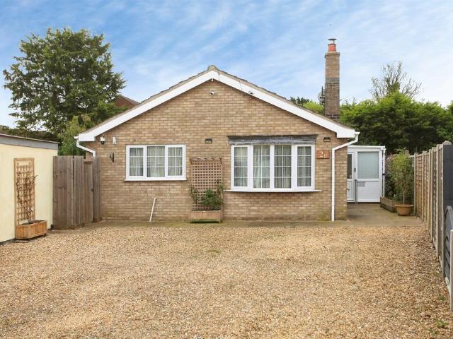 2 bedroom detached bungalow for sale