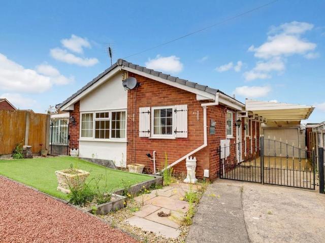 2 bedroom detached bungalow for sale