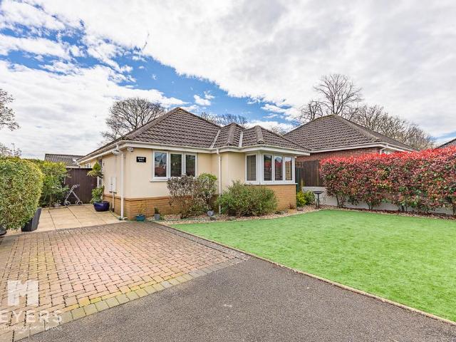 2 bedroom bungalow for sale