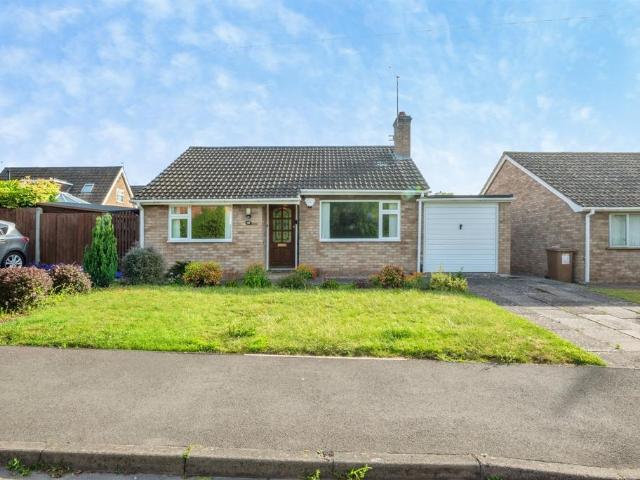 2 bedroom detached bungalow for sale