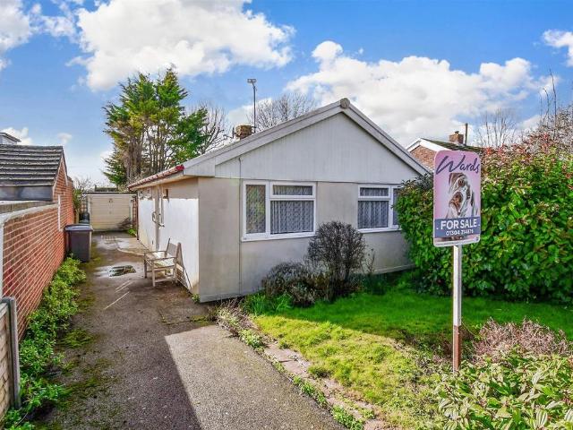 2 bedroom detached bungalow for sale