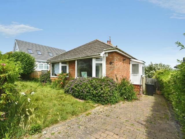 2 bedroom detached bungalow for sale