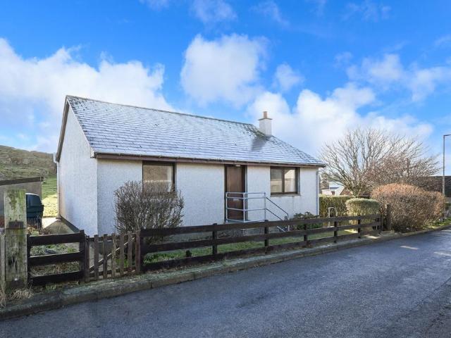 2 bedroom detached bungalow for sale