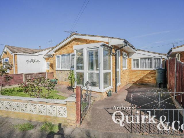 2 bedroom detached bungalow for sale