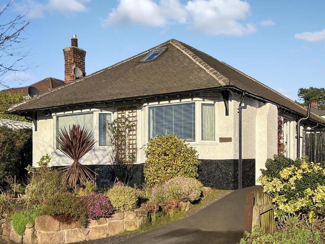 2 bedroom detached bungalow for sale