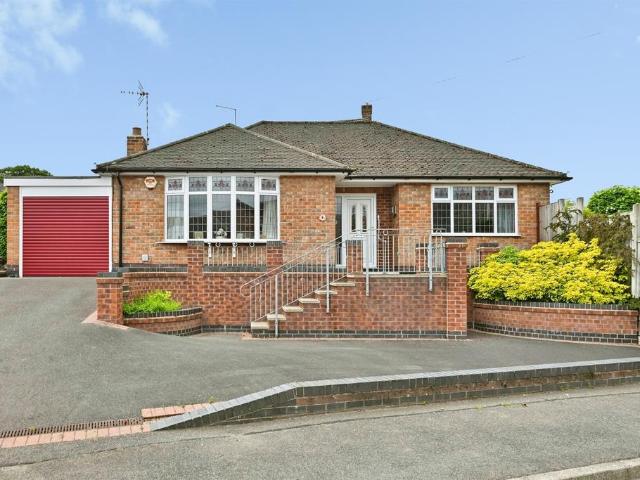 2 bedroom detached bungalow for sale