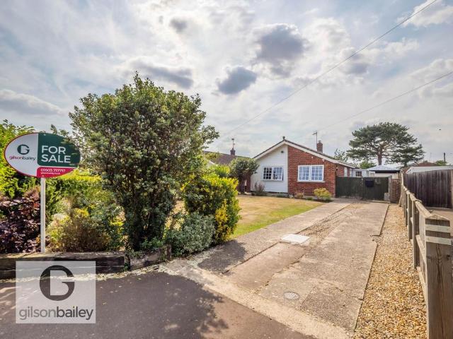 2 bedroom detached bungalow for sale