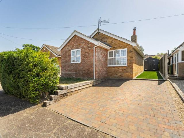 2 bedroom detached bungalow for sale