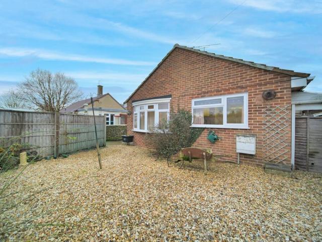 2 bedroom detached bungalow for sale
