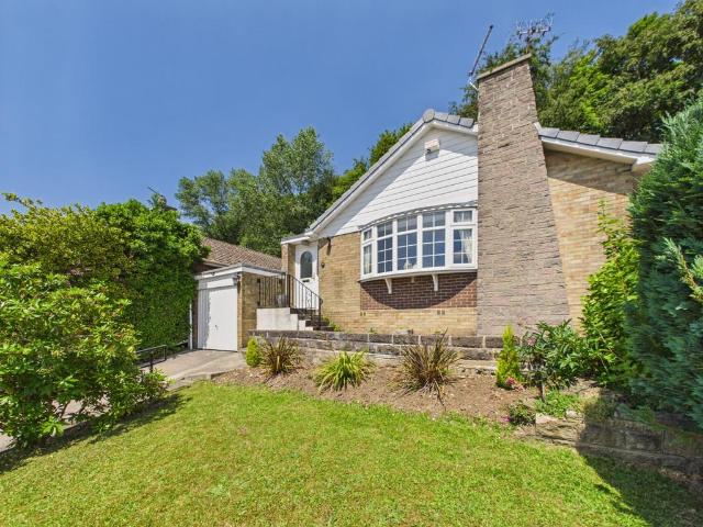 2 bedroom detached bungalow for sale